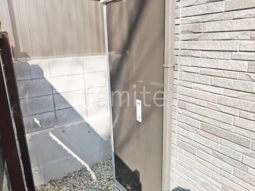 スチール 物置 イナバ アイビーストッカー 900×755×1903 BJX-097E の外構施工例（現場番号：41296） - ファミリー庭園