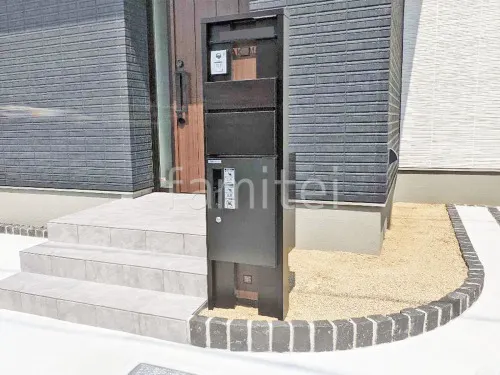 宅配ボックス門柱 （機能門柱 ） YKKAP 木製調 ルシアスポストユニットKA01型 の外構施工例（現場番号：43230） - ファミリー庭園