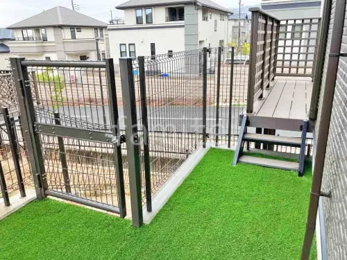 スチールメッシュ フェンス LIXIL ハイグリッドN8型 境界・メッシュ（現場番号：48191）の施工例 | 外構・リフォーム工事のファミリー庭園